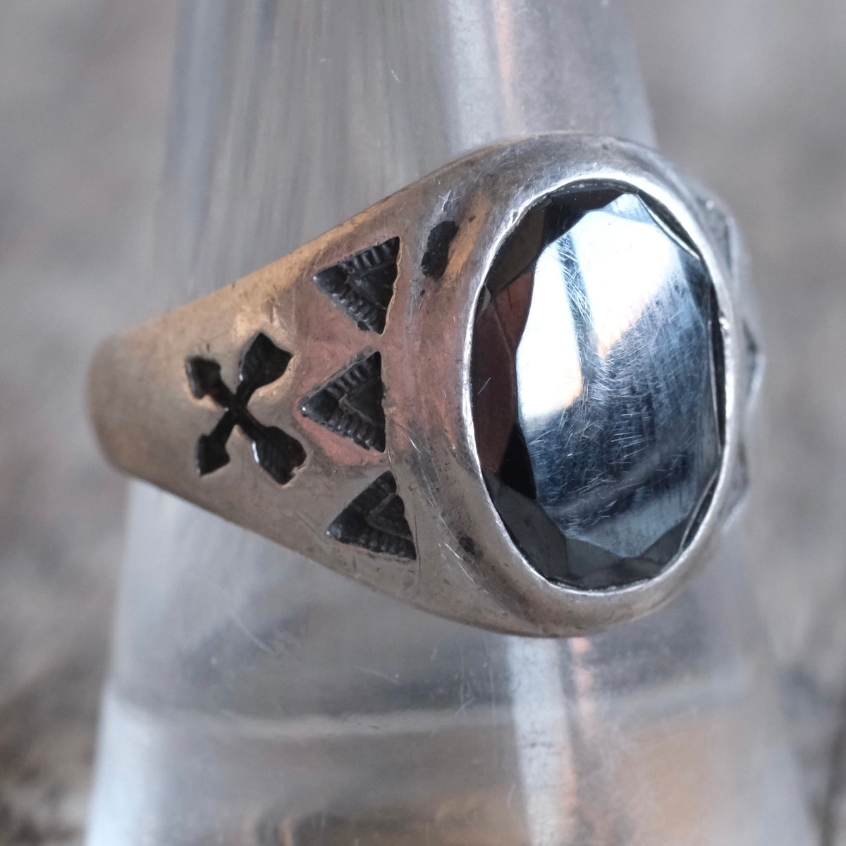 Vintage Sterling Hematite Crossed Arrows Ring 11 – American Decay